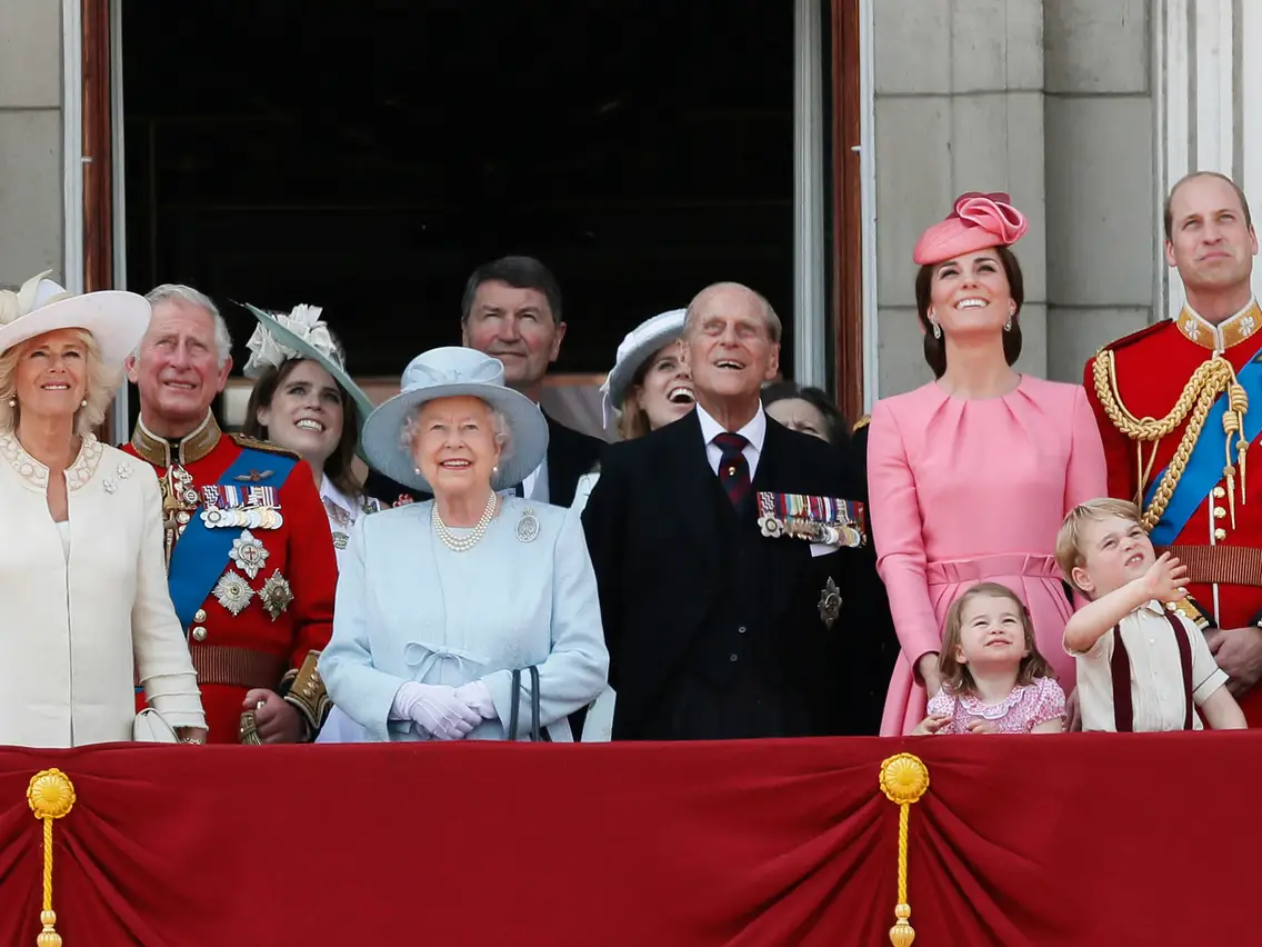 ব্রিটিশ রাজপরিবারের জনপ্রিয়তা কমছে | Puber Kalom